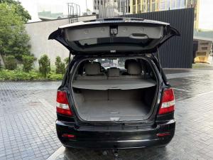 Black Kia Sorento 2005 in Vilnius, with an engine capacity of 2.40 L and mileage of 180 thousand km for 2450 €, photo 19 on AUTOMOTO.COM.LV