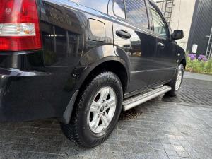 Black Kia Sorento 2005 in Vilnius, with an engine capacity of 2.40 L and mileage of 180 thousand km for 2450 €, photo 20 on AUTOMOTO.COM.LV