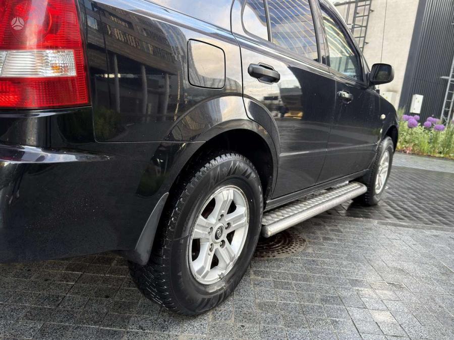 Black Kia Sorento 2005 in Vilnius, with an engine capacity of 2.40 L and mileage of 180 thousand km for 2450 €, photo 20 on AUTOMOTO.COM.LV