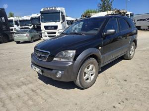 Black Kia Sorento 2005 in Vilnius, with an engine capacity of 2.50 L and mileage of 226 thousand km for 1850 €, photo 5 on AUTOMOTO.COM.LV