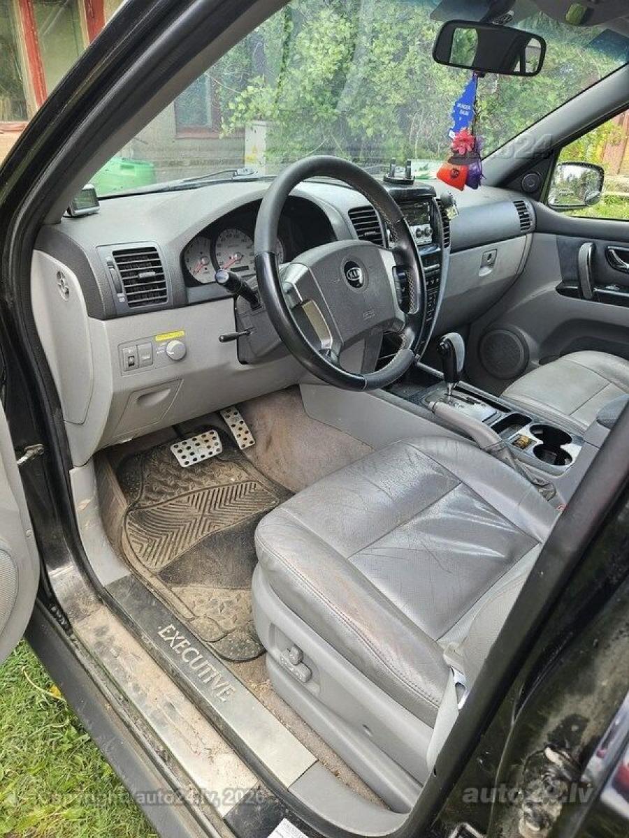 Melns Kia Sorento 2005 Rapla, ar dzinēja tilpumu 2.50 L un nobraukumu 272 tūkst. km par 999 €, foto 6 vietnē AUTOMOTO.COM.LV
