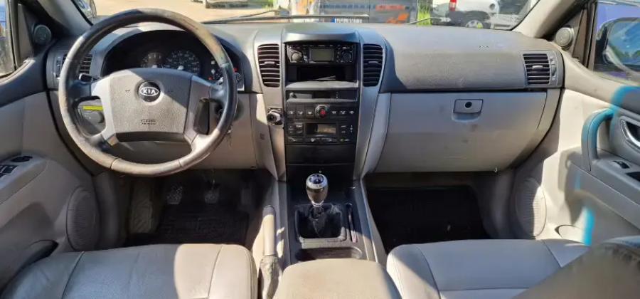 Melns Kia Sorento 2005 Valmiera, ar dzinēja tilpumu 2.50 L un nobraukumu 248 tūkst. km par 1500 €, foto 8 vietnē AUTOMOTO.COM.LV