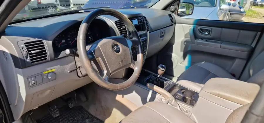 Melns Kia Sorento 2005 Valmiera, ar dzinēja tilpumu 2.50 L un nobraukumu 248 tūkst. km par 1500 €, foto 9 vietnē AUTOMOTO.COM.LV