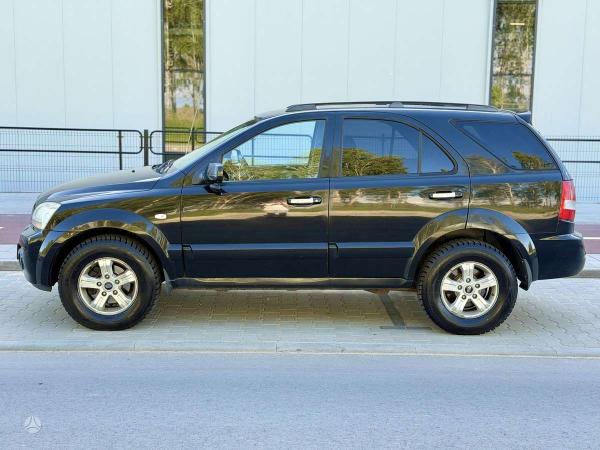 Melns Kia Sorento 2005 Viļņa, ar dzinēja tilpumu 2.50 L un nobraukumu 299 tūkst. km par 2000 €, foto 5 vietnē AUTOMOTO.COM.LV
