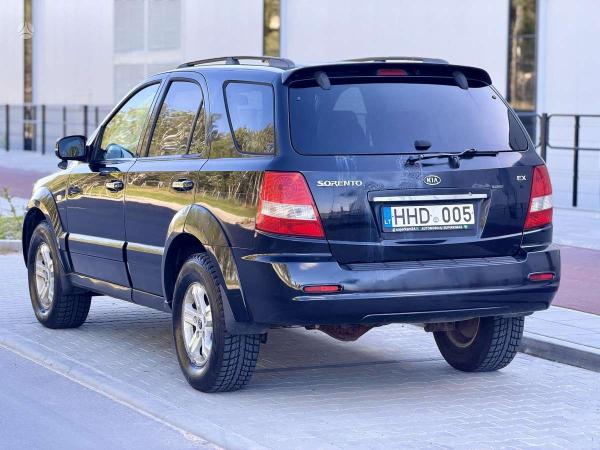 Melns Kia Sorento 2005 Viļņa, ar dzinēja tilpumu 2.50 L un nobraukumu 299 tūkst. km par 2000 €, foto 6 vietnē AUTOMOTO.COM.LV