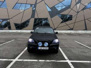 Black Kia Sorento 2005 in Siauliai, with an engine capacity of 3.50 L and mileage of 147 thousand km for 2350 €, photo 4 on AUTOMOTO.COM.LV