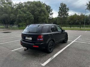 Black Kia Sorento 2005 in Siauliai, with an engine capacity of 3.50 L and mileage of 147 thousand km for 2350 €, photo 6 on AUTOMOTO.COM.LV