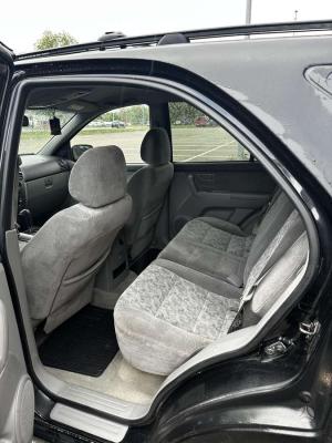 Black Kia Sorento 2005 in Siauliai, with an engine capacity of 3.50 L and mileage of 147 thousand km for 2350 €, photo 11 on AUTOMOTO.COM.LV