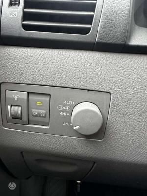 Black Kia Sorento 2005 in Siauliai, with an engine capacity of 3.50 L and mileage of 147 thousand km for 2350 €, photo 12 on AUTOMOTO.COM.LV