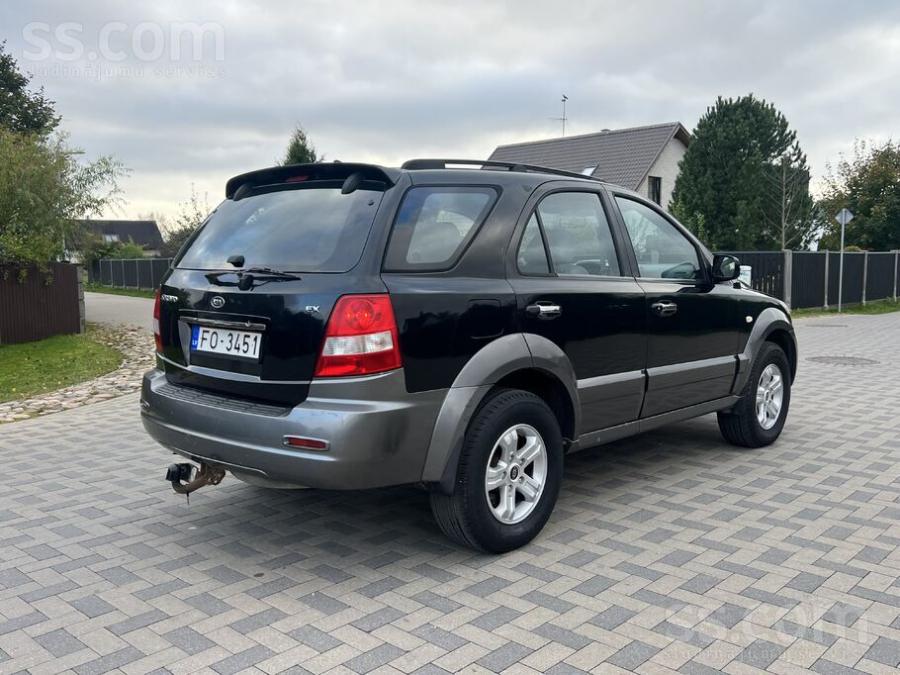 Melns Kia Sorento 2005 Rīga, ar dzinēja tilpumu 2.40 L un nobraukumu 204 tūkst. km par 2250 €, foto 4 vietnē AUTOMOTO.COM.LV