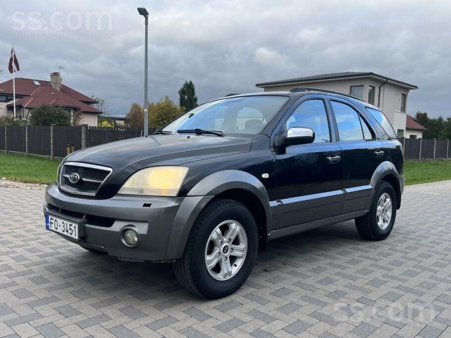 Black Kia Sorento 2005 in Riga, with an engine capacity of 2.40 L and mileage of 204 thousand km for 2250 €, photo 5 on AUTOMOTO.COM.LV
