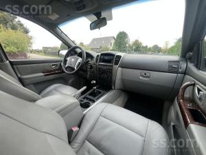 Black Kia Sorento 2005 in Riga, with an engine capacity of 2.40 L and mileage of 204 thousand km for 2250 €, photo 6 on AUTOMOTO.COM.LV