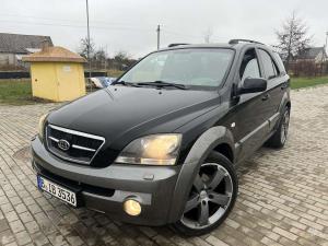 Black Kia Sorento 2006 in Birstonas, with an engine capacity of 2.50 L and mileage of 210 thousand km for 2650 €, photo 2 on AUTOMOTO.COM.LV