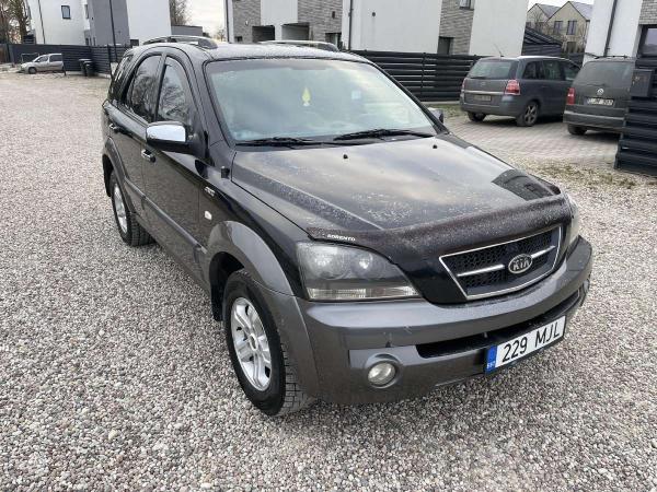 Melns Kia Sorento 2006 Viļņa, ar dzinēja tilpumu 2.50 L un nobraukumu 176 tūkst. km par 2350 €, foto 3 vietnē AUTOMOTO.COM.LV