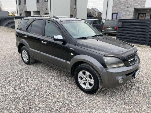 Melns Kia Sorento 2006 Viļņa, ar dzinēja tilpumu 2.50 L un nobraukumu 176 tūkst. km par 2350 €, foto 4 vietnē AUTOMOTO.COM.LV