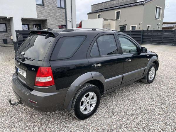 Melns Kia Sorento 2006 Viļņa, ar dzinēja tilpumu 2.50 L un nobraukumu 176 tūkst. km par 2350 €, foto 6 vietnē AUTOMOTO.COM.LV