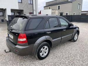Black Kia Sorento 2006 in Vilnius, with an engine capacity of 2.50 L and mileage of 176 thousand km for 2350 €, photo 6 on AUTOMOTO.COM.LV