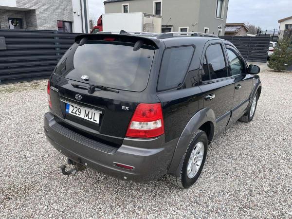 Melns Kia Sorento 2006 Viļņa, ar dzinēja tilpumu 2.50 L un nobraukumu 176 tūkst. km par 2350 €, foto 7 vietnē AUTOMOTO.COM.LV