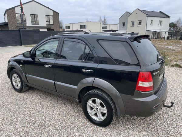 Melns Kia Sorento 2006 Viļņa, ar dzinēja tilpumu 2.50 L un nobraukumu 176 tūkst. km par 2350 €, foto 9 vietnē AUTOMOTO.COM.LV