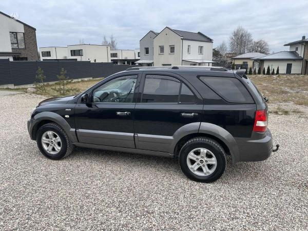 Melns Kia Sorento 2006 Viļņa, ar dzinēja tilpumu 2.50 L un nobraukumu 176 tūkst. km par 2350 €, foto 10 vietnē AUTOMOTO.COM.LV