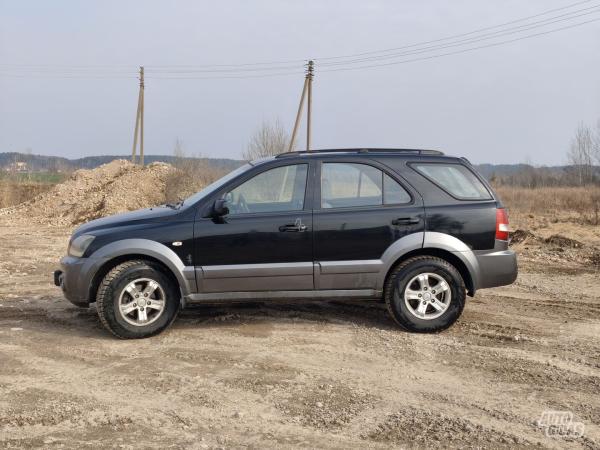 Black Kia Sorento 2006 in Vilnius, with an engine capacity of 2.50 L and mileage of 265 thousand km for 2000 €, photo 2 on AUTOMOTO.COM.LV