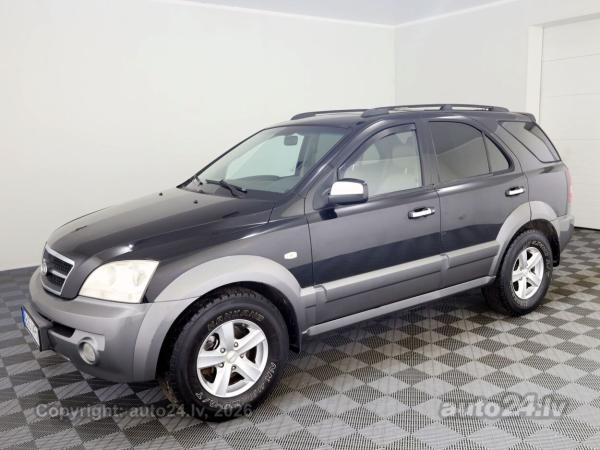 Black Kia Sorento 2006 in Tallinn, with an engine capacity of 2.50 L and mileage of 332 thousand km for 1599 €, photo 2 on AUTOMOTO.COM.LV