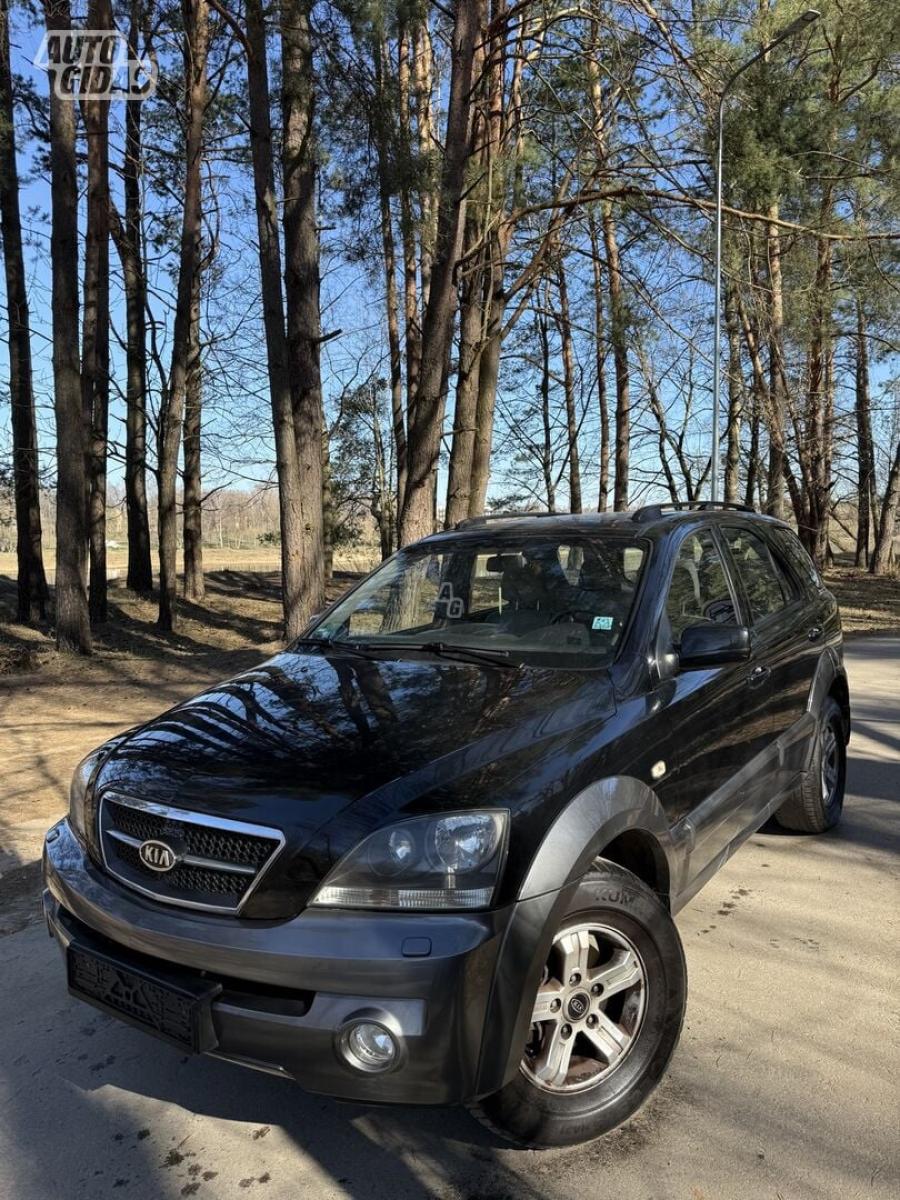 Black Kia Sorento 2006 in Prienai, with an engine capacity of 2.50 L and mileage of 243 thousand km for 2500 €, photo 3 on AUTOMOTO.COM.LV