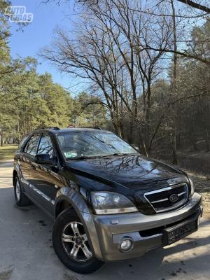 Black Kia Sorento 2006 in Prienai, with an engine capacity of 2.50 L and mileage of 243 thousand km for 2500 €, photo 10 on AUTOMOTO.COM.LV