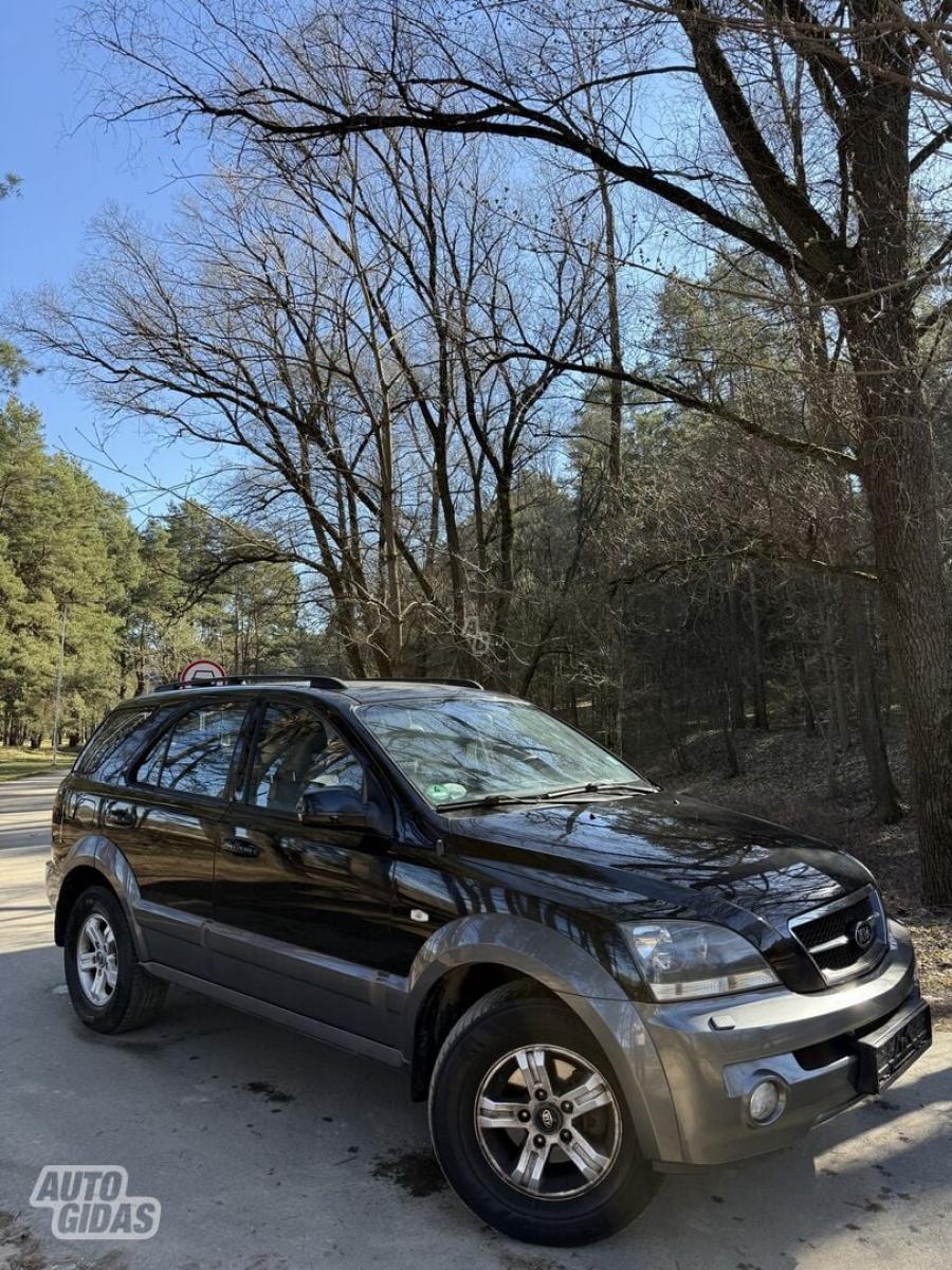 Black Kia Sorento 2006 in Prienai, with an engine capacity of 2.50 L and mileage of 243 thousand km for 2500 €, photo 11 on AUTOMOTO.COM.LV