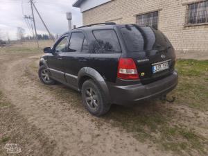 Black Kia Sorento 2006 in Ignalina, with an engine capacity of 2.50 L and mileage of 199 thousand km for 1450 €, photo 3 on AUTOMOTO.COM.LV