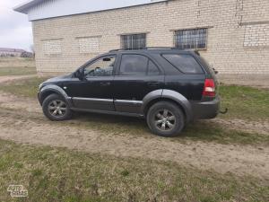 Black Kia Sorento 2006 in Ignalina, with an engine capacity of 2.50 L and mileage of 199 thousand km for 1450 €, photo 9 on AUTOMOTO.COM.LV