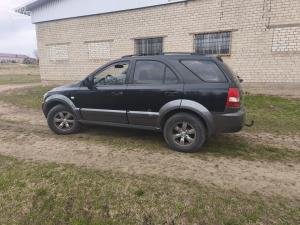 Black Kia Sorento 2006 in Ignalina, with an engine capacity of 2.50 L and mileage of 197 thousand km for 1500 €, photo  on AUTOMOTO.COM.LV