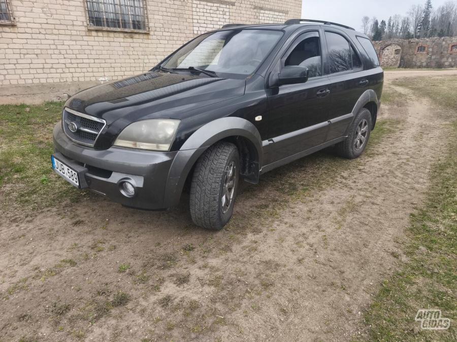 Black Kia Sorento 2006 in Ignalina, with an engine capacity of 2.50 L and mileage of 197 thousand km for 1500 €, photo 5 on AUTOMOTO.COM.LV