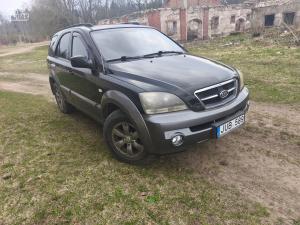 Black Kia Sorento 2006 in Ignalina, with an engine capacity of 2.50 L and mileage of 197 thousand km for 1500 €, photo 7 on AUTOMOTO.COM.LV