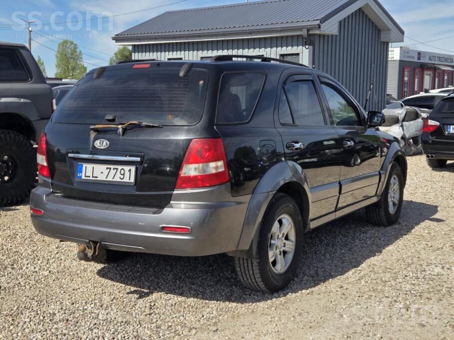 Melns Kia Sorento 2006 Rīga, ar dzinēja tilpumu 2.50 L un nobraukumu 340 tūkst. km par 1990 €, foto 5 vietnē AUTOMOTO.COM.LV