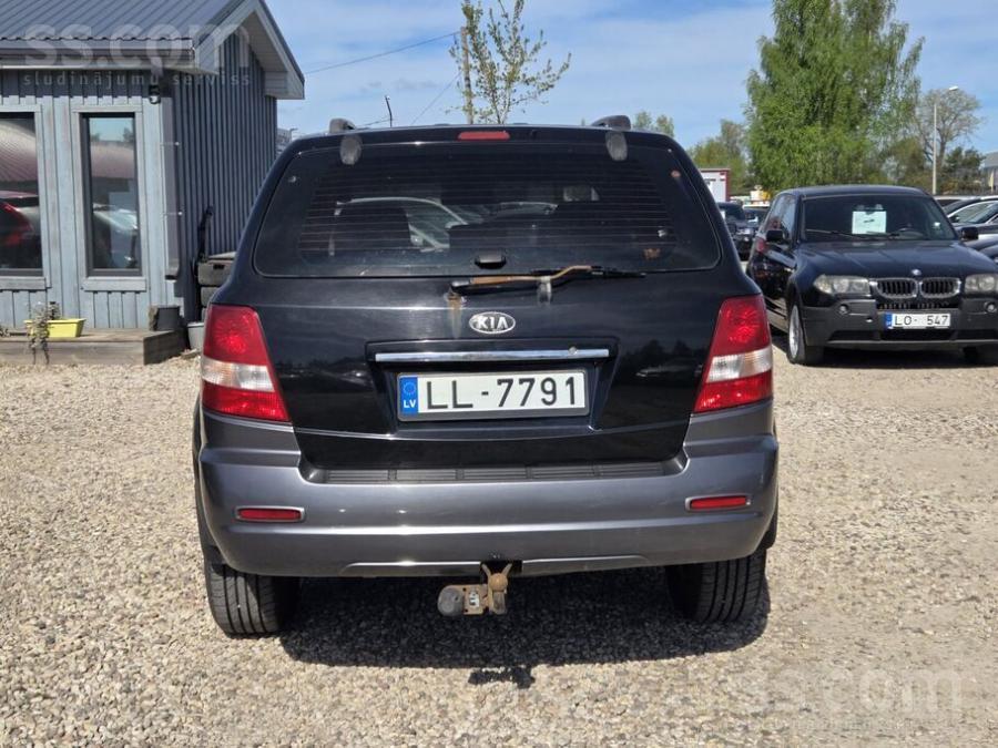 Melns Kia Sorento 2006 Rīga, ar dzinēja tilpumu 2.50 L un nobraukumu 340 tūkst. km par 1990 €, foto 7 vietnē AUTOMOTO.COM.LV