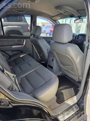 Melns Kia Sorento 2006 Rīga, ar dzinēja tilpumu 2.50 L un nobraukumu 340 tūkst. km par 1990 €, foto 13 vietnē AUTOMOTO.COM.LV