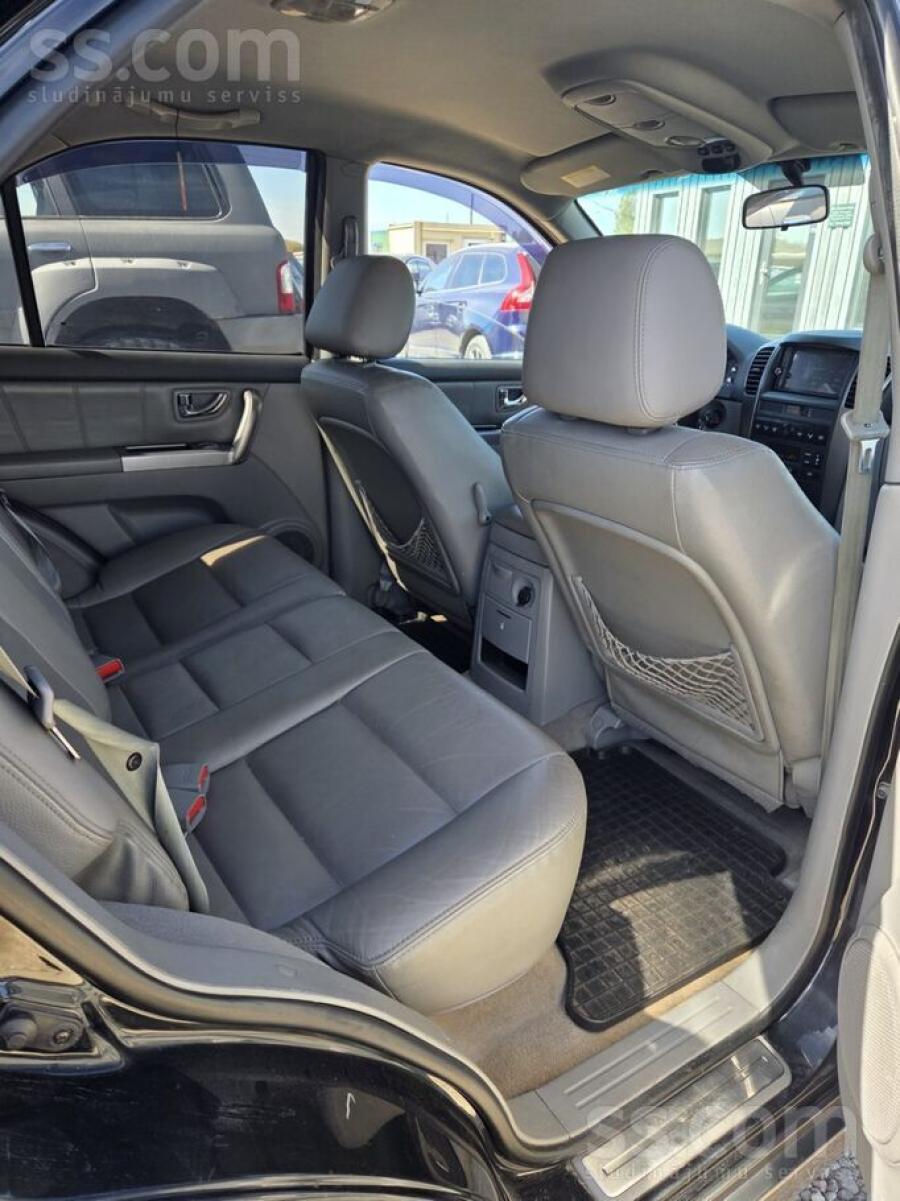 Melns Kia Sorento 2006 Rīga, ar dzinēja tilpumu 2.50 L un nobraukumu 340 tūkst. km par 1990 €, foto 13 vietnē AUTOMOTO.COM.LV