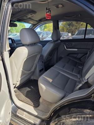 Melns Kia Sorento 2006 Rīga, ar dzinēja tilpumu 2.50 L un nobraukumu 340 tūkst. km par 1990 €, foto 14 vietnē AUTOMOTO.COM.LV