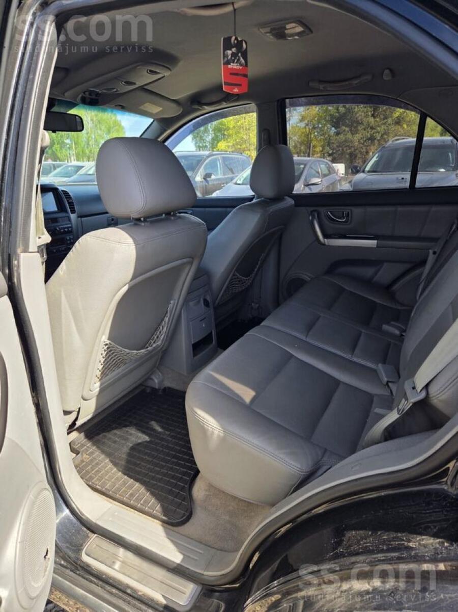 Melns Kia Sorento 2006 Rīga, ar dzinēja tilpumu 2.50 L un nobraukumu 340 tūkst. km par 1990 €, foto 14 vietnē AUTOMOTO.COM.LV