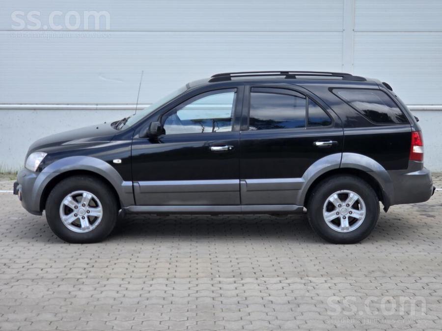 Melns Kia Sorento 2006 Rīga, ar dzinēja tilpumu 2.50 L un nobraukumu 340 tūkst. km par 2700 €, foto 13 vietnē AUTOMOTO.COM.LV