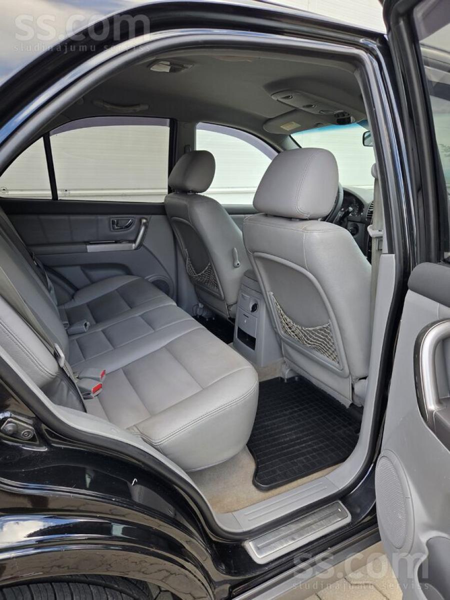 Melns Kia Sorento 2006 Rīga, ar dzinēja tilpumu 2.50 L un nobraukumu 340 tūkst. km par 2700 €, foto 30 vietnē AUTOMOTO.COM.LV