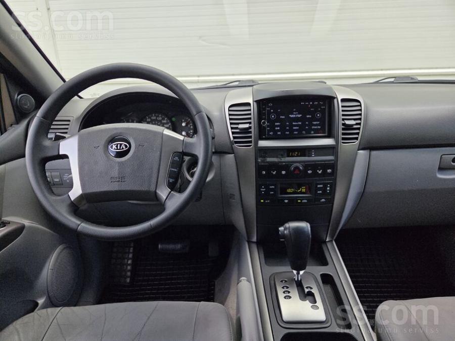 Melns Kia Sorento 2006 Rīga, ar dzinēja tilpumu 2.50 L un nobraukumu 340 tūkst. km par 2700 €, foto 31 vietnē AUTOMOTO.COM.LV