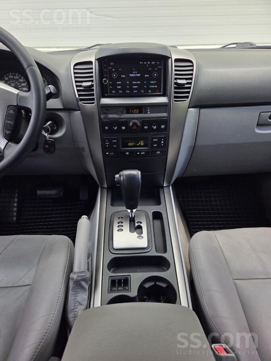 Melns Kia Sorento 2006 Rīga, ar dzinēja tilpumu 2.50 L un nobraukumu 340 tūkst. km par 2700 €, foto 33 vietnē AUTOMOTO.COM.LV