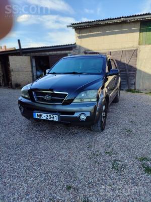 Melns Kia Sorento 2006 Daugavpils, ar dzinēja tilpumu 2.50 L un nobraukumu 355 tūkst. km par 2000 €, foto  vietnē AUTOMOTO.COM.LV