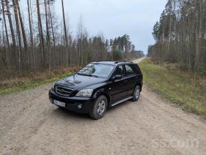 Black Kia Sorento 2006 in Jelgava, with an engine capacity of 2.50 L and mileage of 252 thousand km for 3100 €, photo  on AUTOMOTO.COM.LV