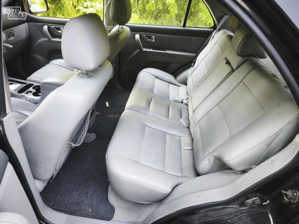 Black Kia Sorento 2006 in Kaunas, with an engine capacity of 2.50 L and mileage of 256 thousand km for 1000 €, photo 8 on AUTOMOTO.COM.LV