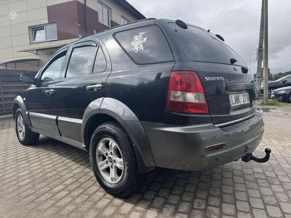 Melns Kia Sorento 2006 Kretinga, ar dzinēja tilpumu 2.50 L un nobraukumu 295 tūkst. km par 2495 €, foto 5 vietnē AUTOMOTO.COM.LV