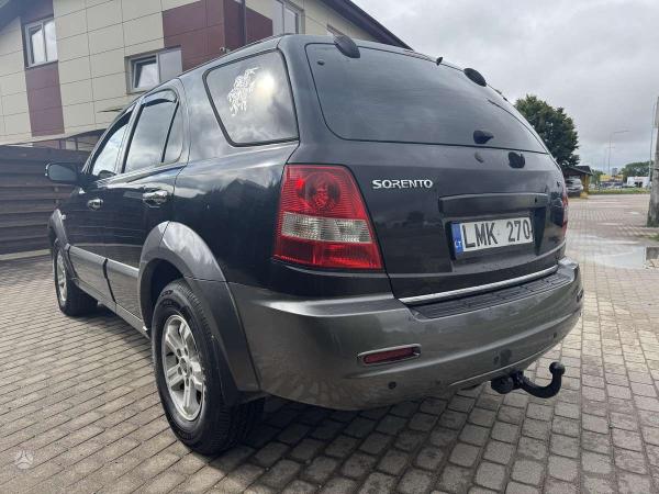 Melns Kia Sorento 2006 Kretinga, ar dzinēja tilpumu 2.50 L un nobraukumu 295 tūkst. km par 2495 €, foto 6 vietnē AUTOMOTO.COM.LV