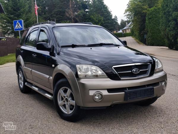 Black Kia Sorento 2006 in Anyksciai, with an engine capacity of 2.50 L and mileage of 250 thousand km for 1850 €, photo 1 on AUTOMOTO.COM.LV
